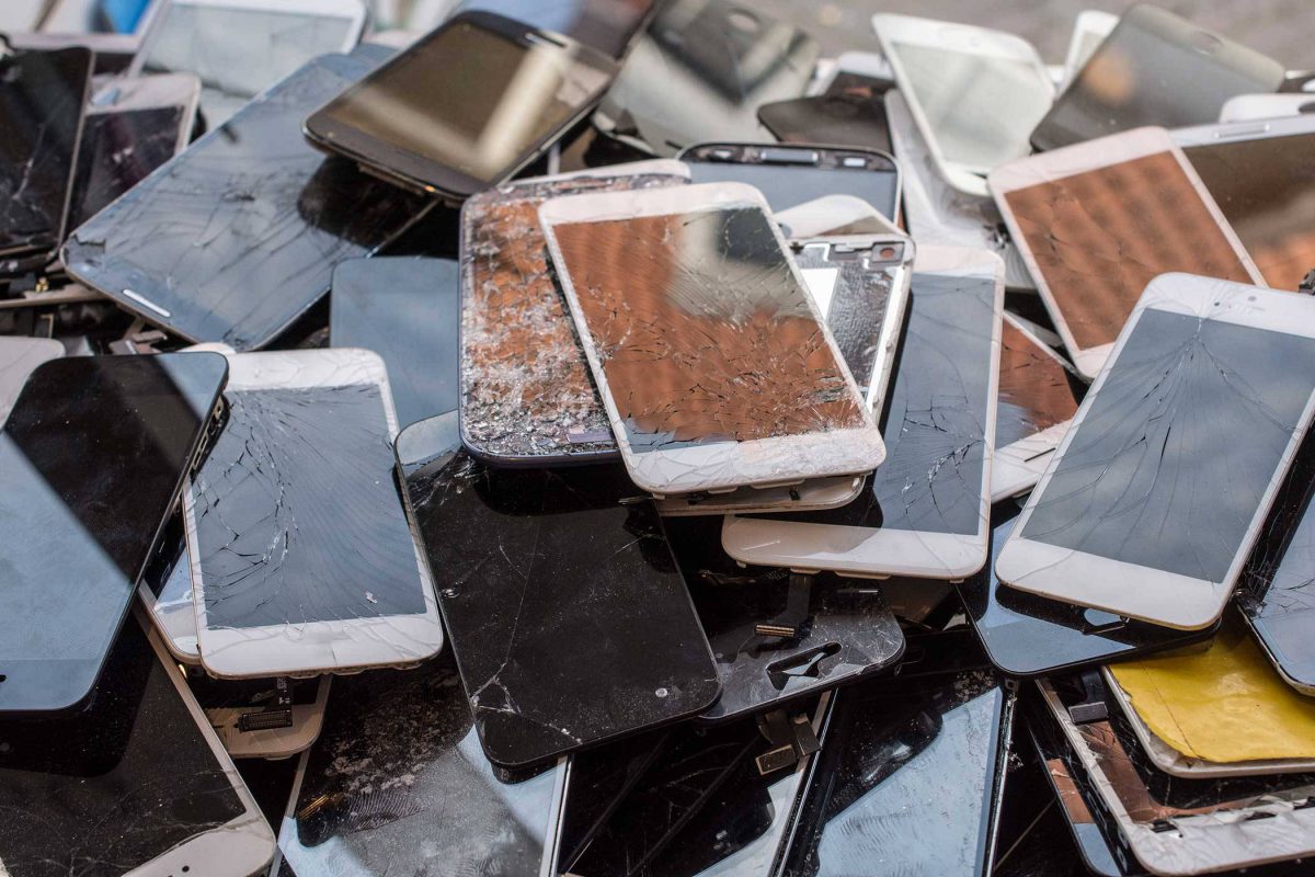 How To Clean Your Phone In Warsaw Safely - The Lab Electronic Repair ...